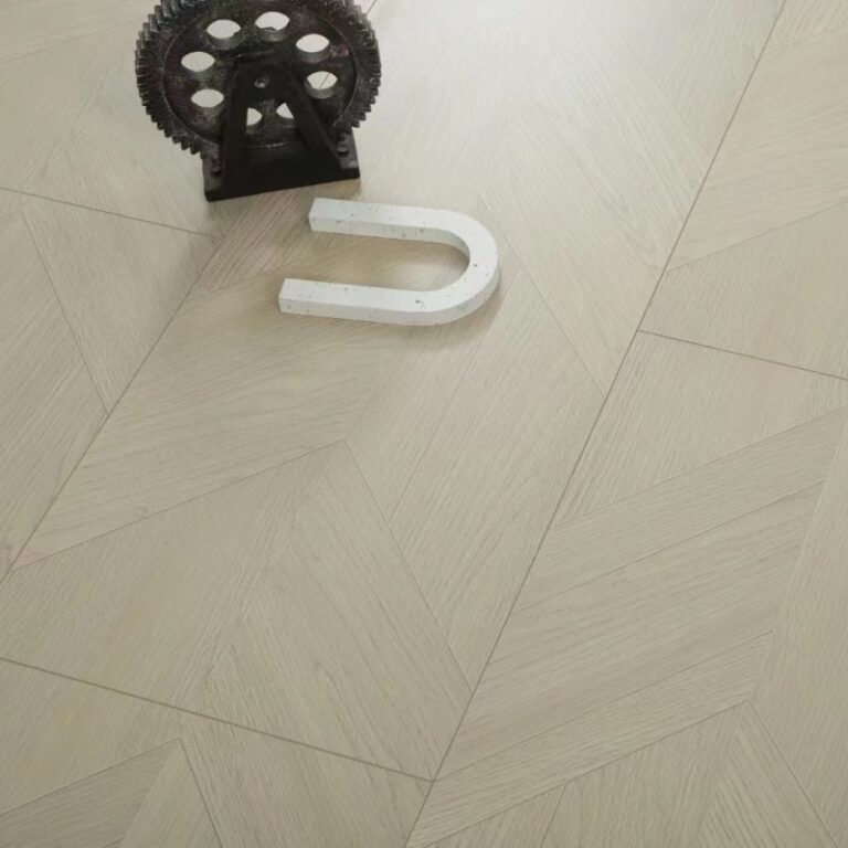 Oak Wood Flooring Plank with Multilayer Chevron Parquetry Design ...